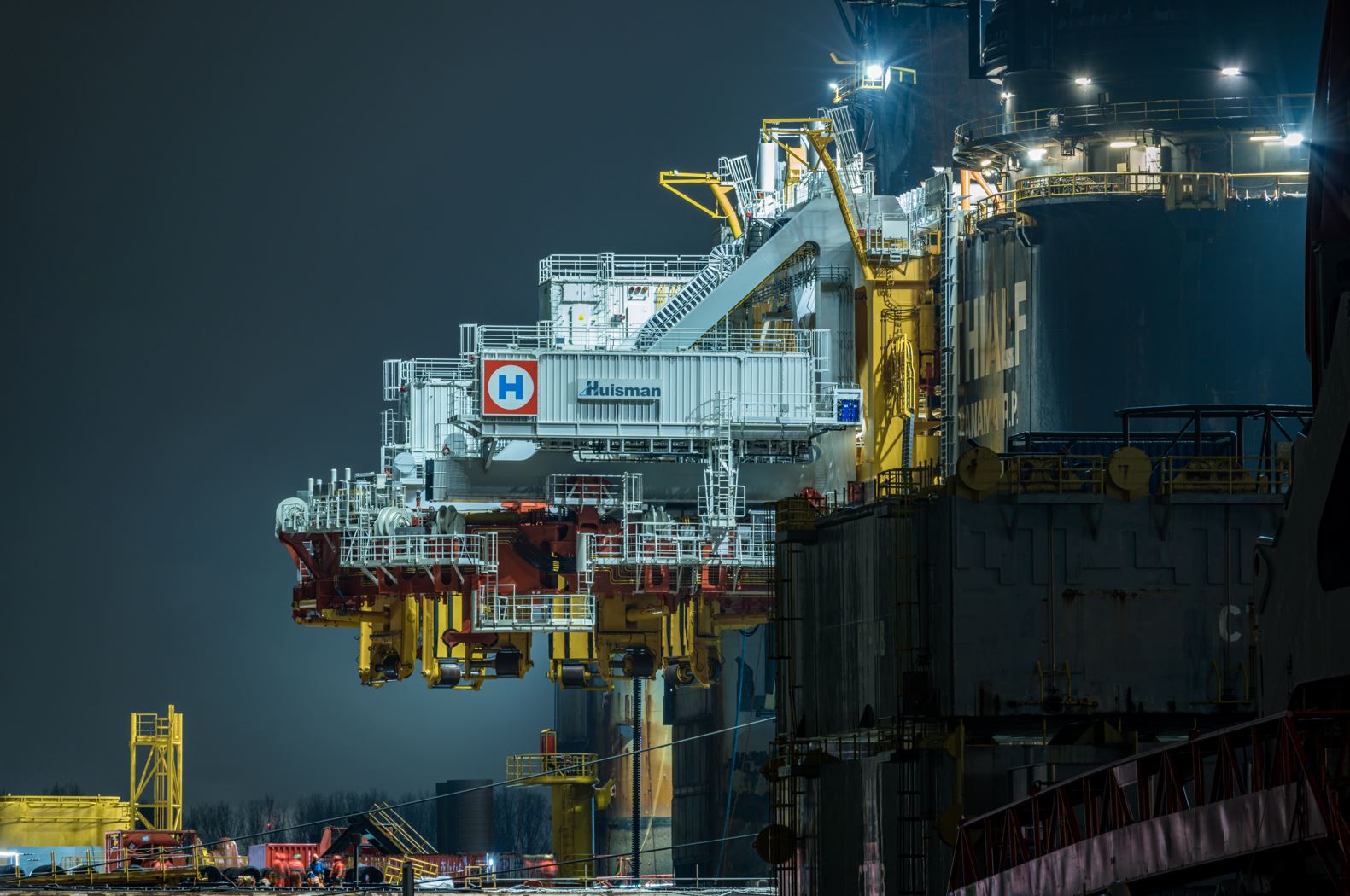 Huisman vyrobil revoluční „chapadlo“ pro instalaci větrných elektráren ...